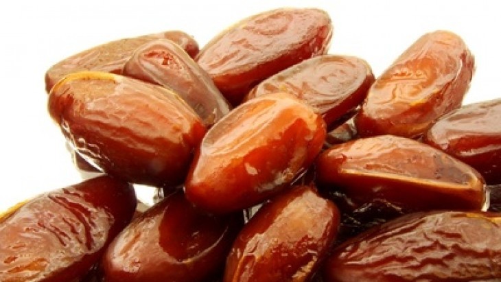 La datte, fruit, gorgé deau et de soleil joyau du désert algérien ...